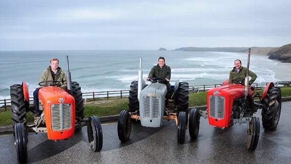 Vintage tractor ride around Cornwall raises £12,000 | cornish-times.co.uk