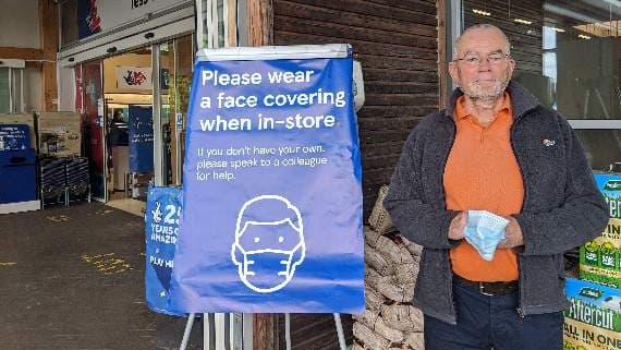 Masks and social distancing a concern for shoppers | cornish-times.co.uk