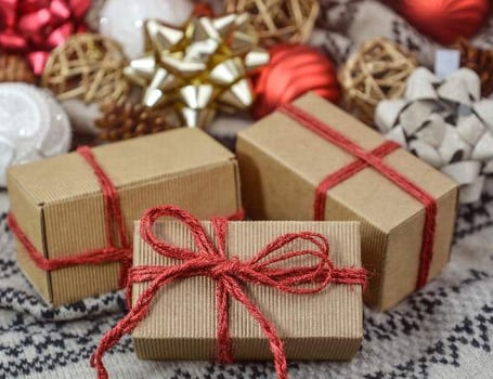 Parents in the South West spend the third-least on Christmas presents ...