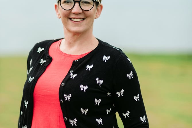 Kate Ewert tribute to The Queen | cornish-times.co.uk