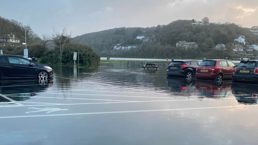 More flooding in Looe as flood warning continues | cornish-times.co.uk