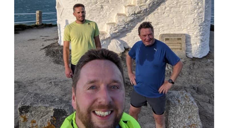 Family raises over £1,000 ahead of half-marathon in memory of relative ...