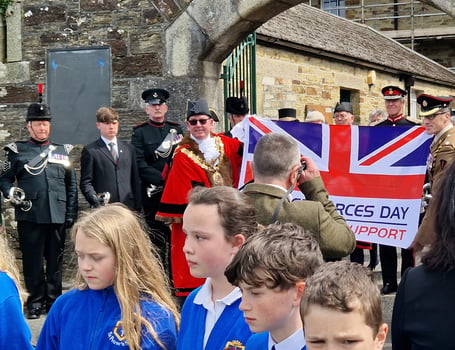 Flag relay begins ahead of Armed Forces Day | cornish-times.co.uk