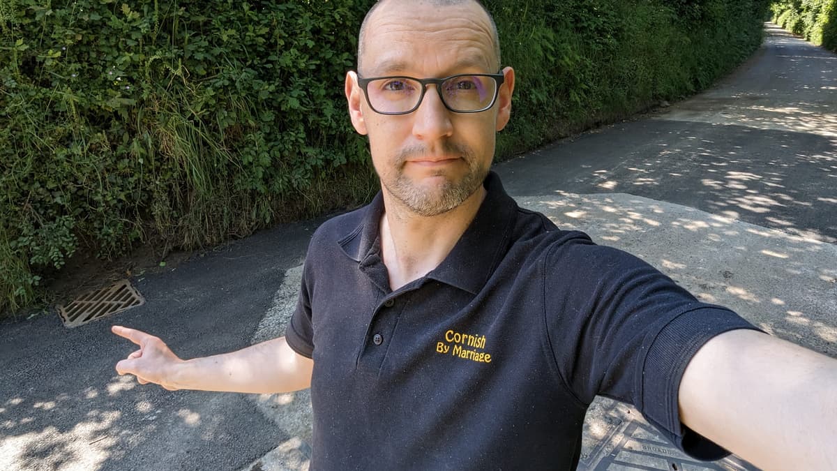 Repair of 'famous' Lostwithiel pothole celebrated by Cornwall ...