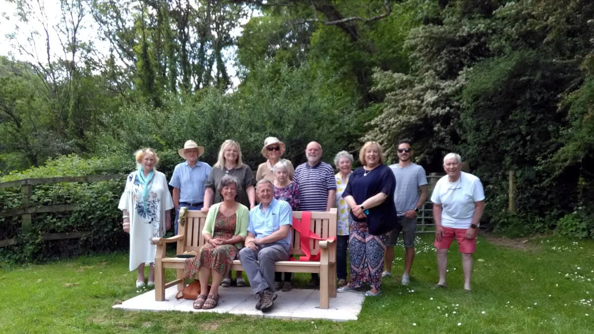 Former mayor Sue Hooper unveils new memorial seats in Saltash | cornish-times.co.uk