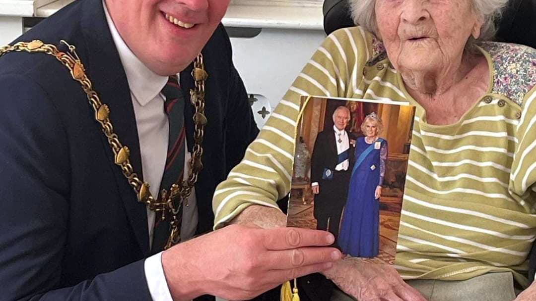 Tributes paid to Barbara Davis from Torpoint who recently celebrated ...