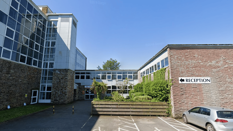 Safety concerns as Lostwithiel to Fowey school bus is 'overloaded ...