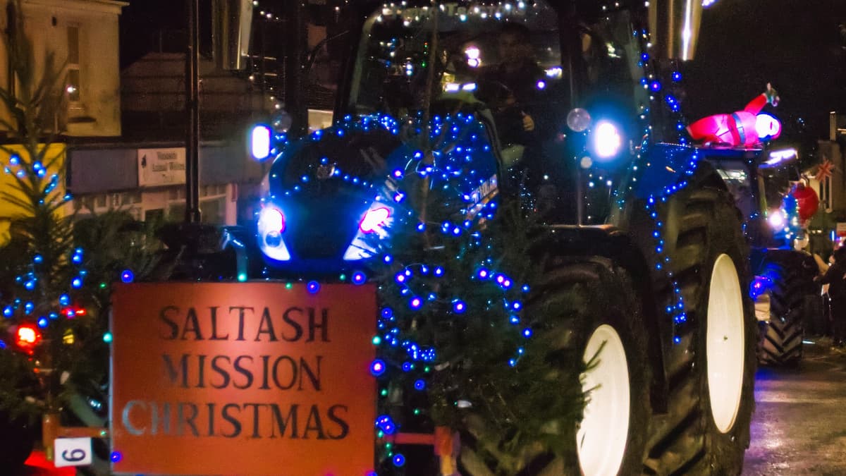 Saltash set to sparkle as Tractor Run gets the green light | cornish ...