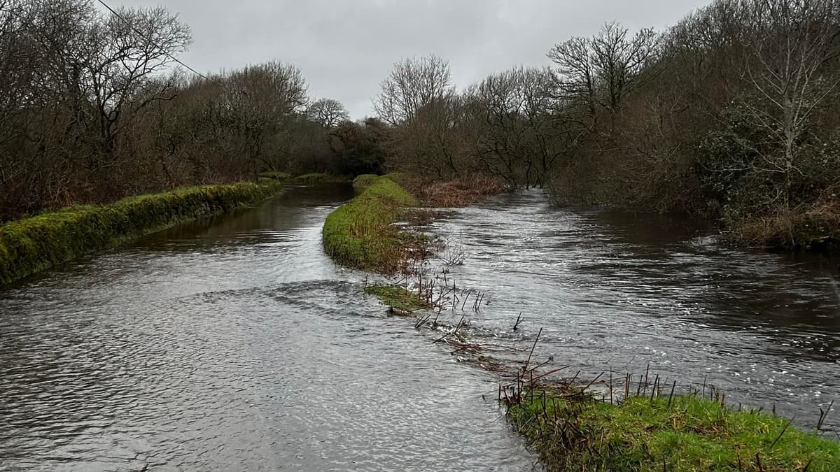 Crews rescue man trapped in car in moving flood water | cornish-times.co.uk