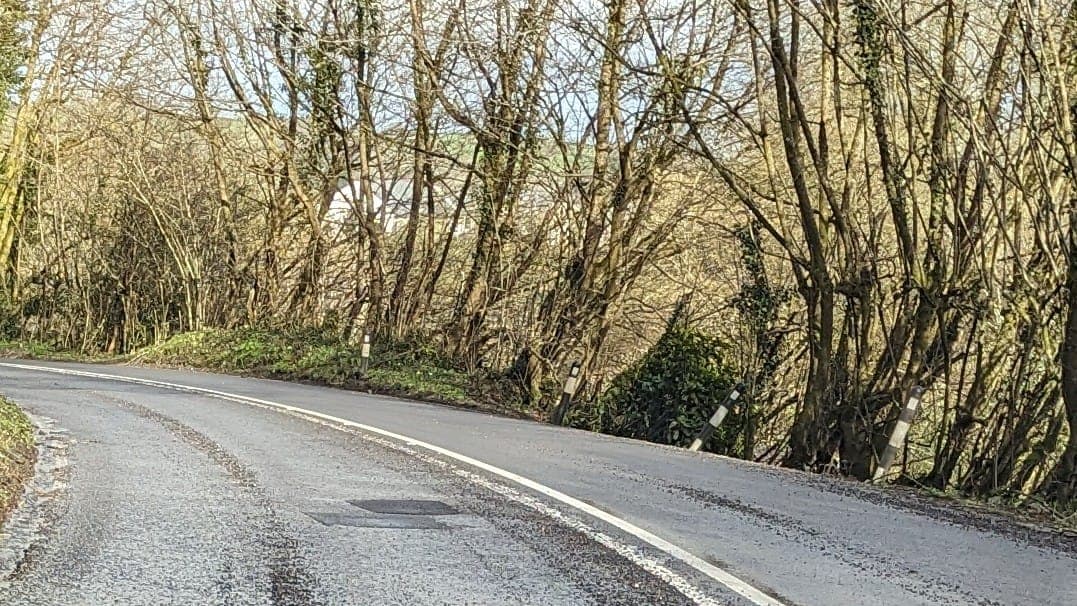 Road partially closed after pothole repair falls apart in less than a day | cornish-times.co.uk