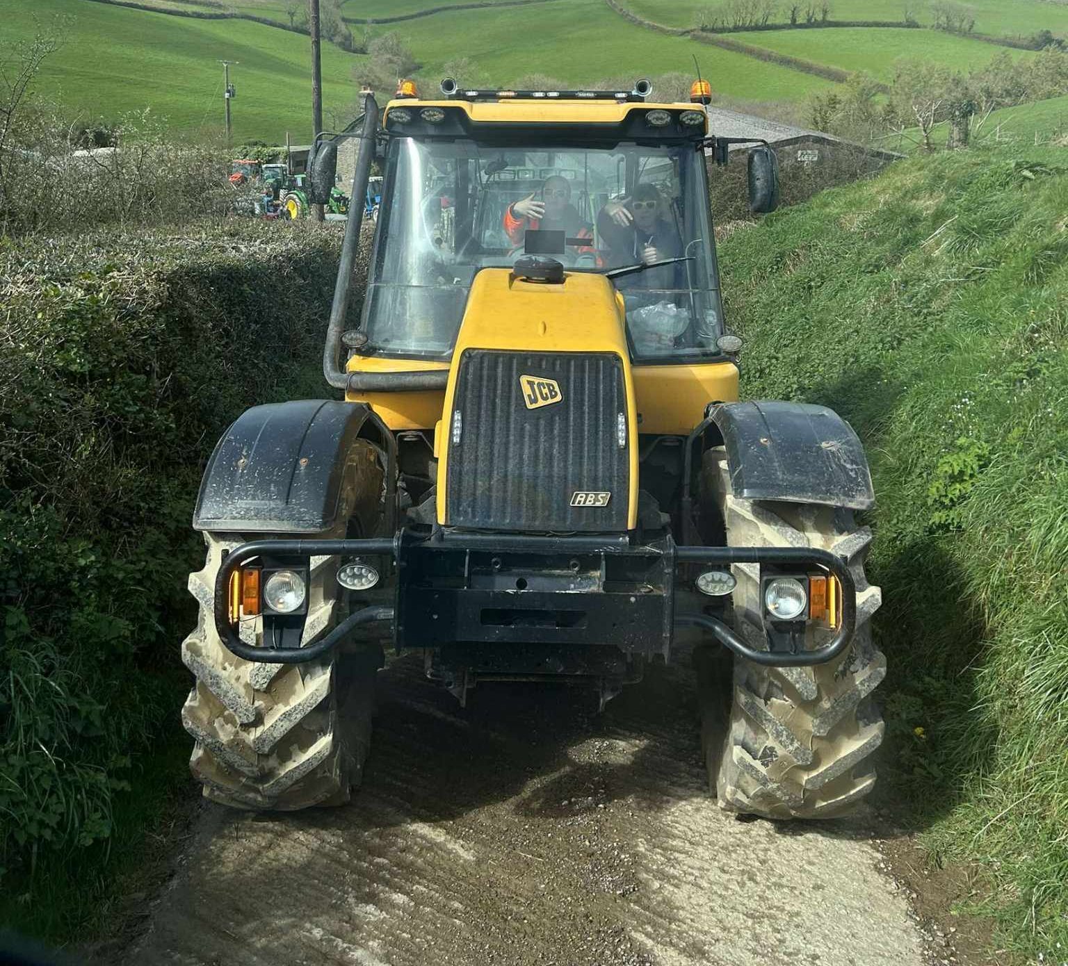 Young farmers tractor run raises hundreds for charity | cornish-times.co.uk