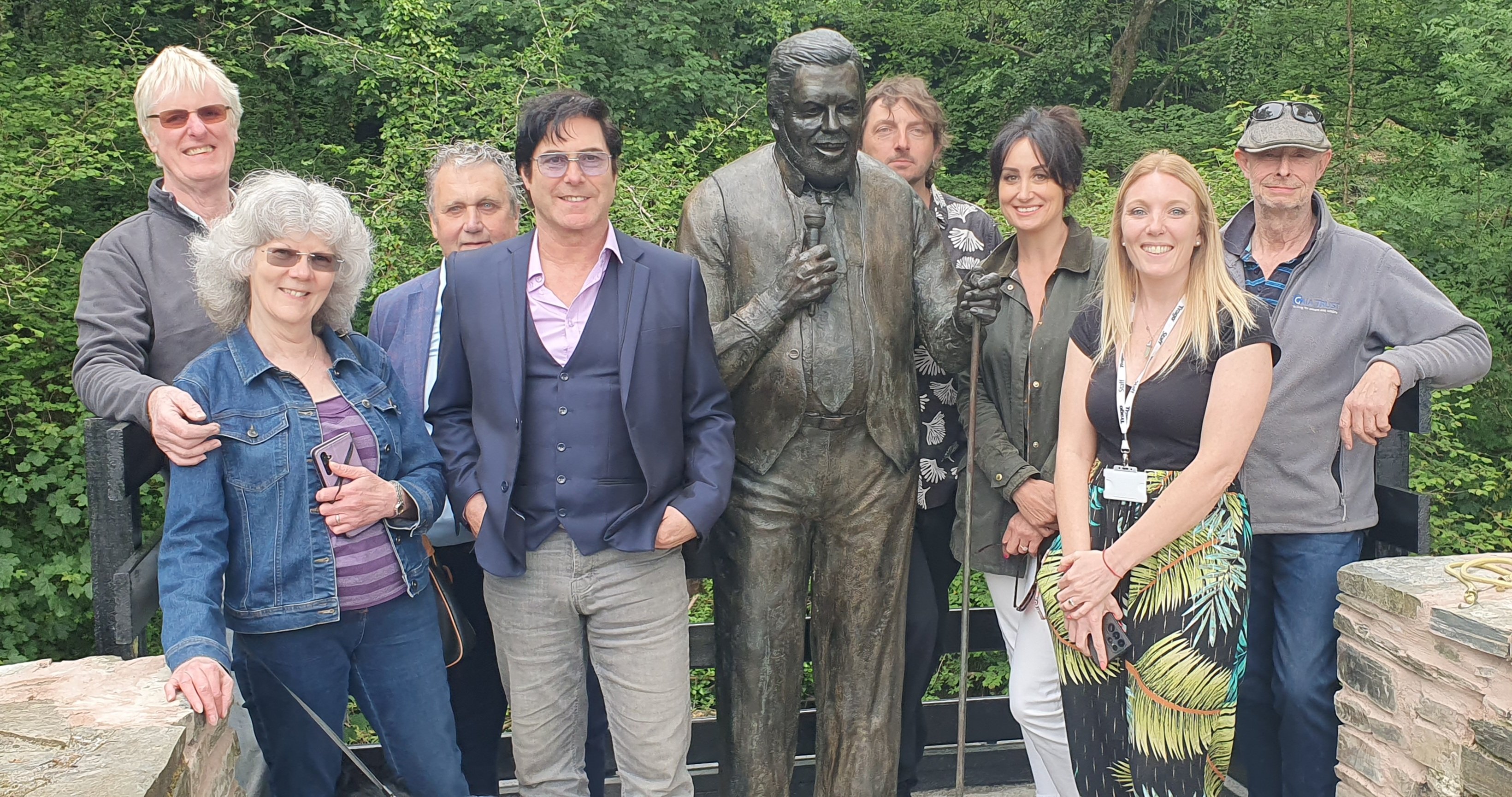 Liskeard Radio: Attended Jethro statue unveiling | cornish-times.co.uk