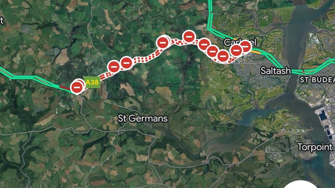Traffic mayhem between Carkeel and Trerulefoot as vehicle strikes ...