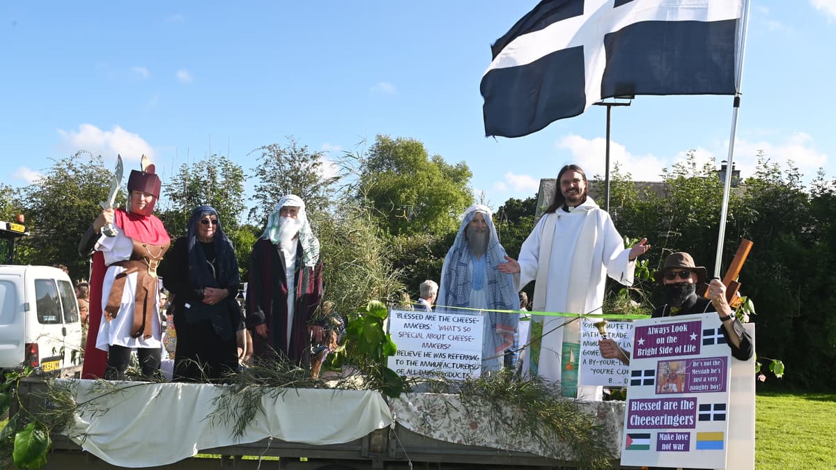 In Pictures: St Tudy Carnival | cornish-times.co.uk