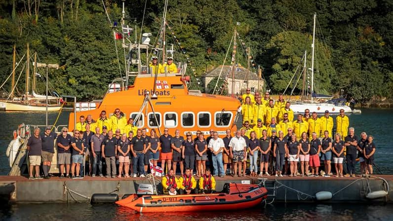 Lifeboat crew make it back for historic photograph with seconds to ...