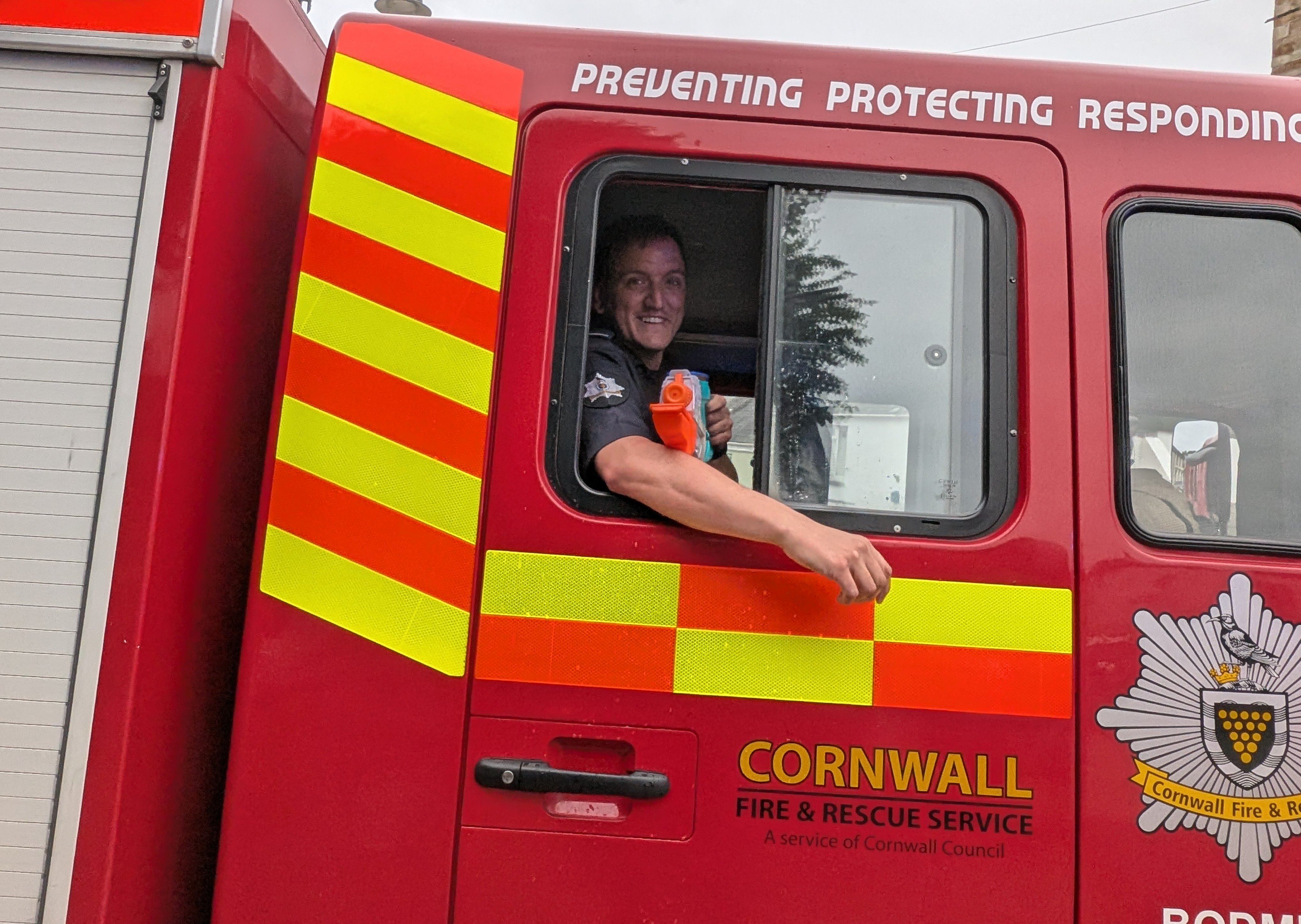 Cornwall Fire and Rescue Service begin recruitment drive for new community life savers today ...