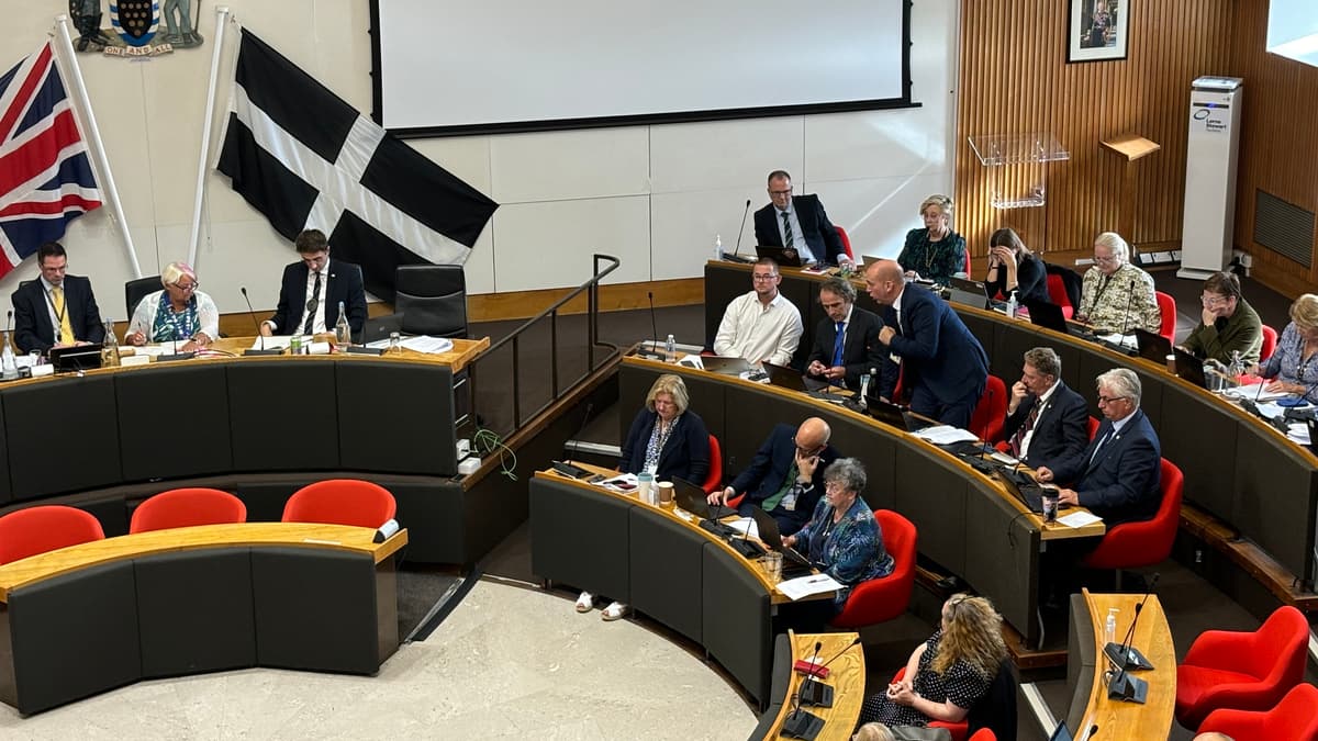 Labour MPs accused of being complicit in the deaths of 4,000 pensioners ...