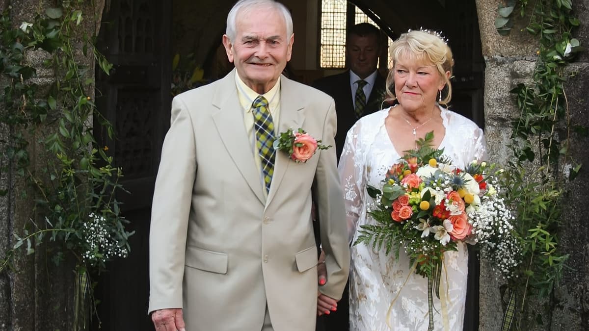 Callington couple issue 'love message' after getting married | cornish ...