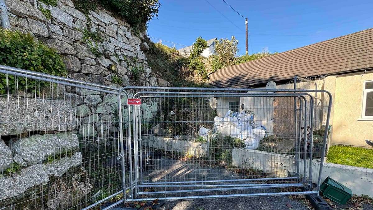 End terrace property up for auction in Cornish town for only £5,000 | cornish-times.co.uk