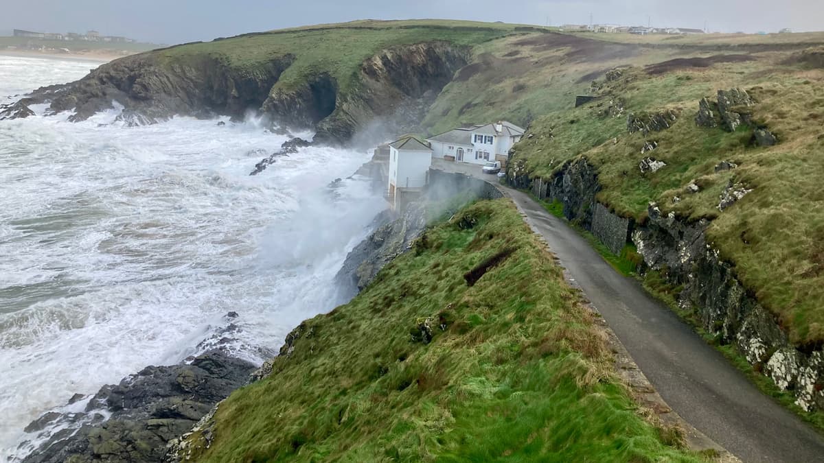 Storm Darragh: Weather forecast for Sunday as wind set to still cause ...
