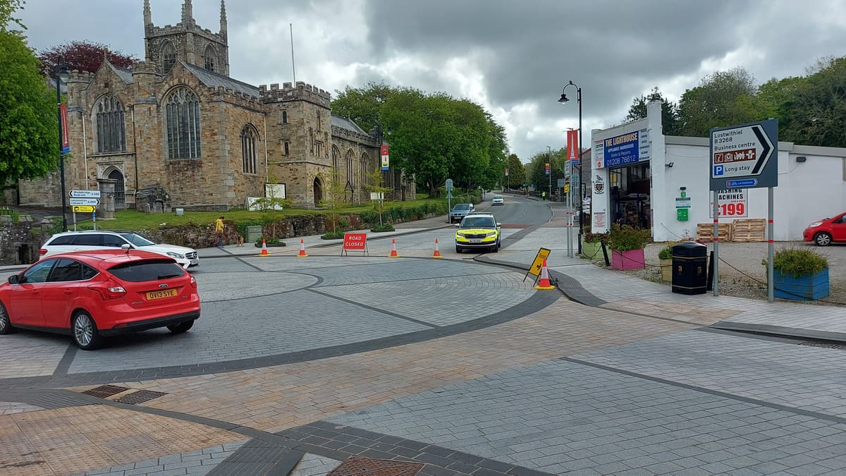 Police launch appeal after two flee scene of collision between car and building in Bodmin ...