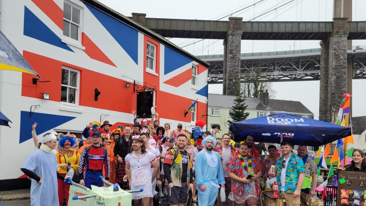 Pram Race brings colourful start to New Year in Saltash | cornish-times ...