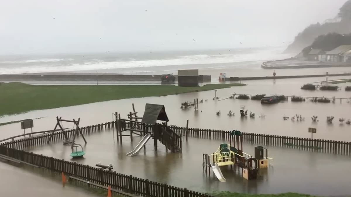 Flooding in Seaton submerges road and scuppers local pub's Sunday trade ...