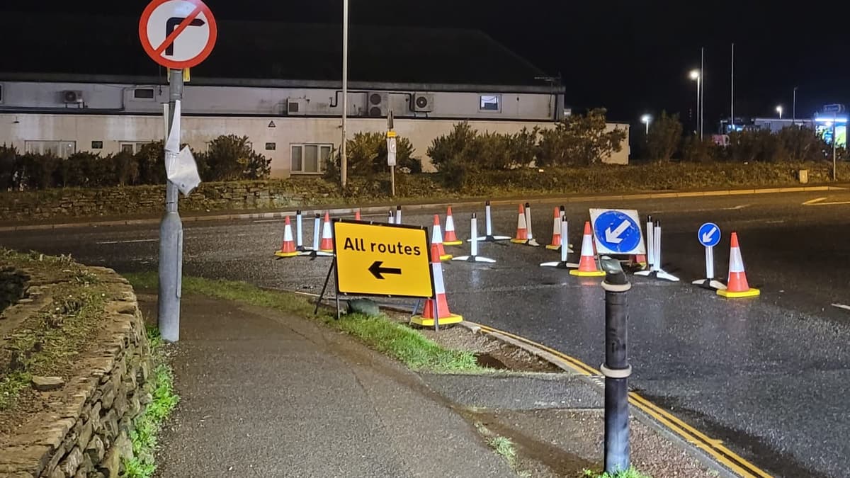 Signage now in place on problematic road junction in Saltash | cornish ...