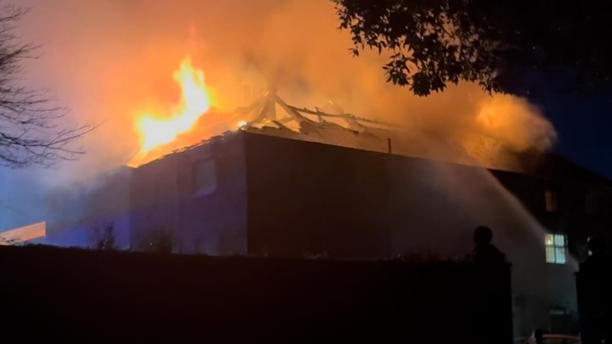 Fire at Mt Edgcumbe's Barrow Centre impacts homes and businesses ...