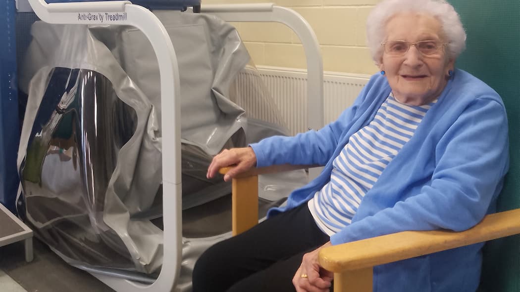 Knitting grandma Edna still fundraising at the age of 102 | cornish ...