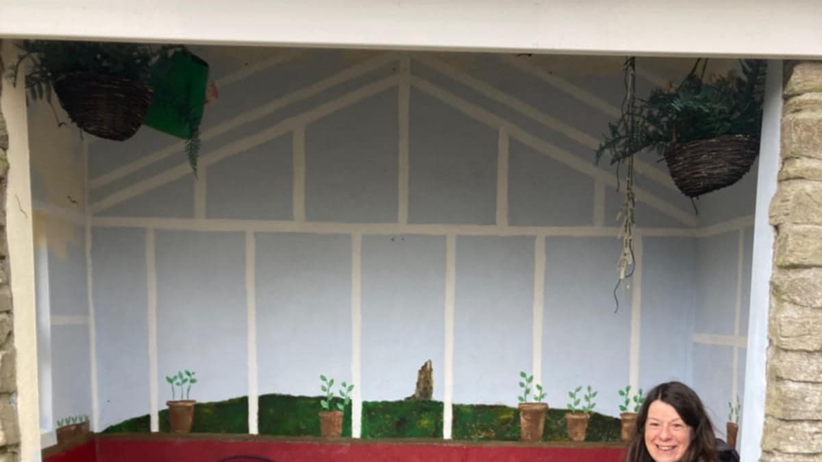 Fowey bus stop given latest makeover by local artists | cornish-times.co.uk