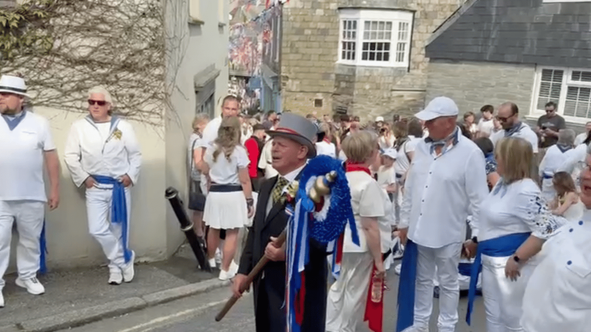 It's Obby Oss day in Padstow - a festival of colour and fun | cornish-times.co.uk