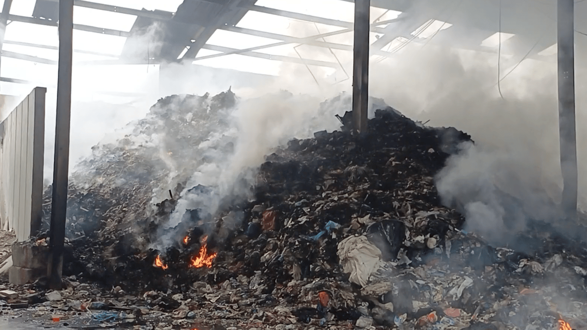 Waste plant fire finally extinguished after two weeks | cornish-times.co.uk