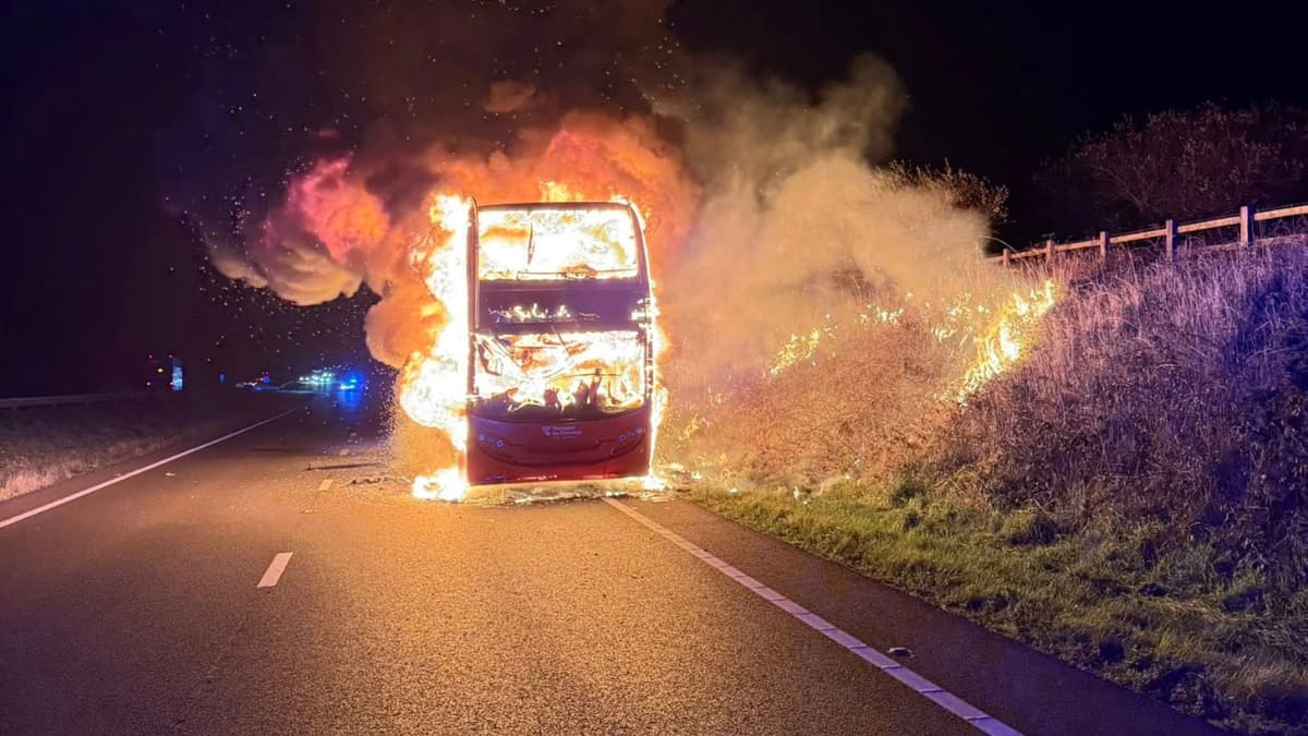 A30 closed westbound near Bodmin as bus catches fire | cornish-times.co.uk