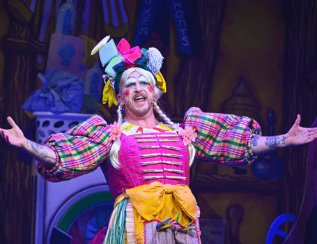 Review: Aladdin - A magical Cornish panto adventure | cornish-times.co.uk