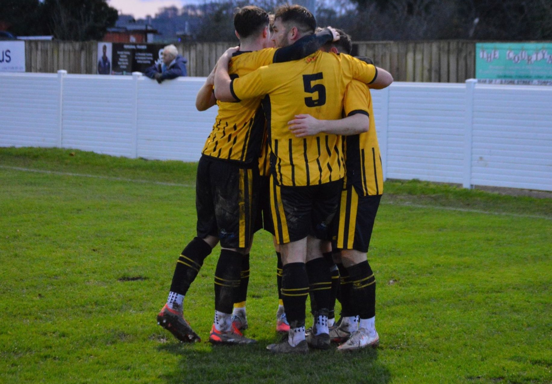 Torpoint and Saltash set for crunch Boxing Day clash | cornish-times.co.uk