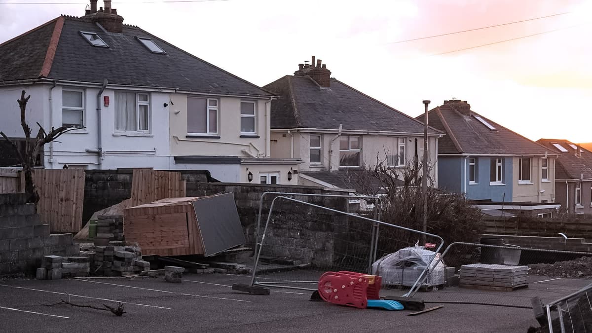 In Pictures: Your photographs of Cornwall as Storm Goretti wreaks havoc ...
