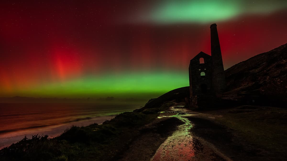 Northern Lights illuminate Cornwall skies after solar storm | cornish ...