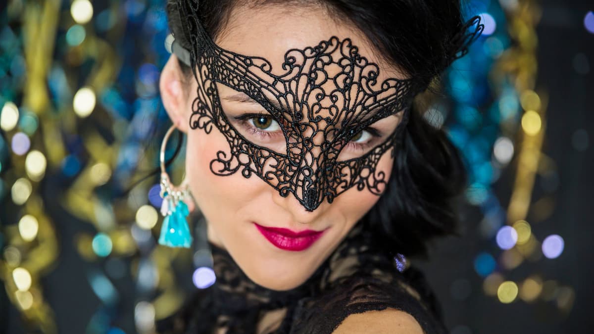 Masks on for mental health at Liskeard charity masquerade | cornish ...